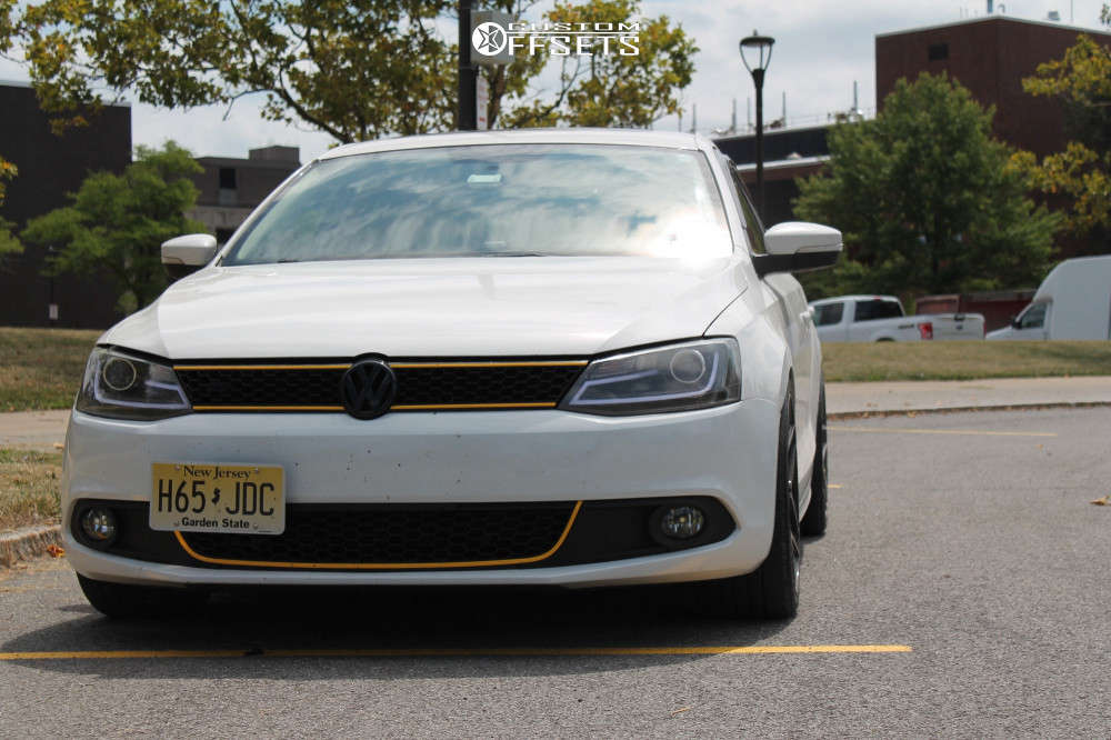 2013 Volkswagen Jetta with 18x8.5 38 Versus Racing Vs23 and 235/40R18 ...