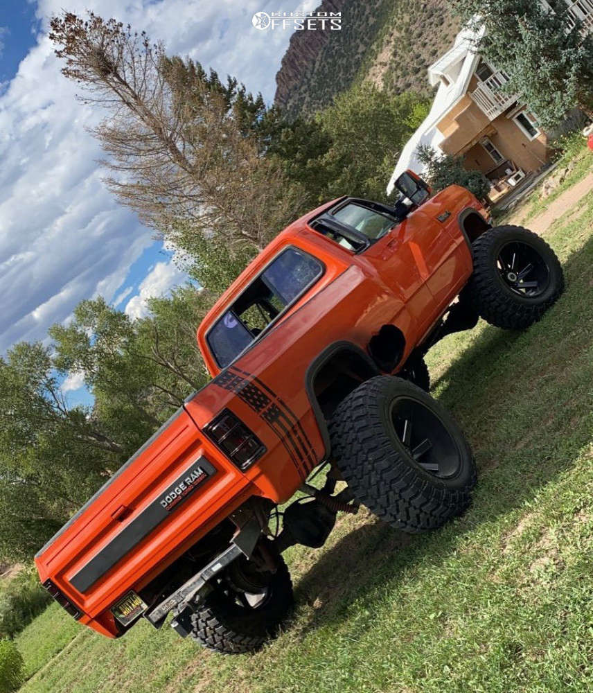 1993 Dodge W250 with 22x14 -81 ARKON OFF-ROAD Lincoln and 40/15.5R22 ...