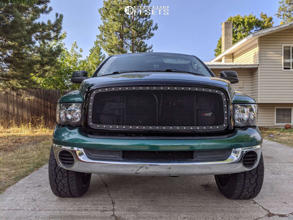 2003 Dodge Ram 2500 with 22x12 -44 TIS 544MB and 305/50R22 Nitto Nt420v ...