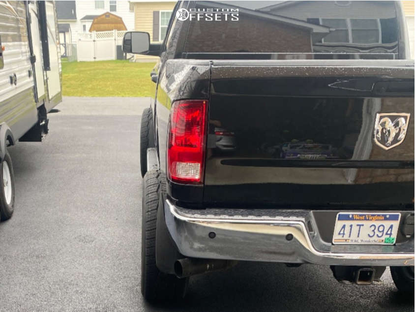 2018 Ram 2500 with 22x10 -24 LRG 118 and 305/50R22 Nitto Nt420v and ...