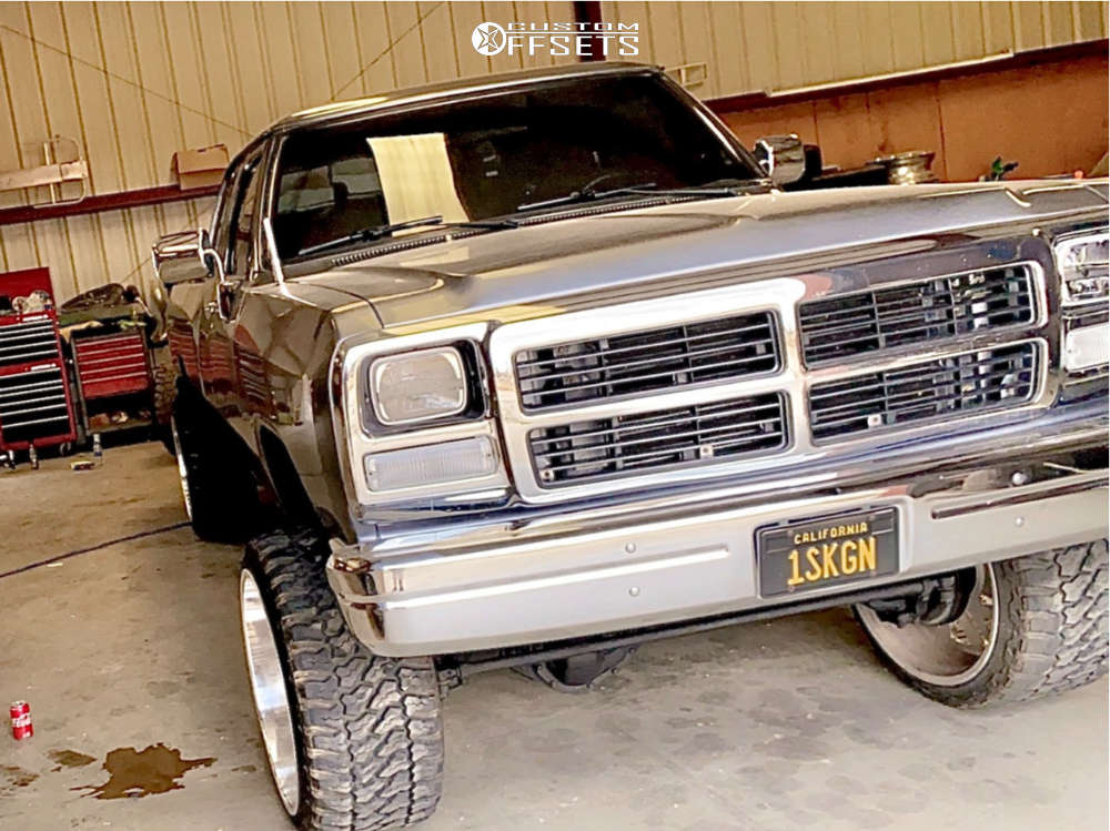 1993 Dodge W250 with 24x14 -73 American Force Kash Ss and 33/12.5R24 ...