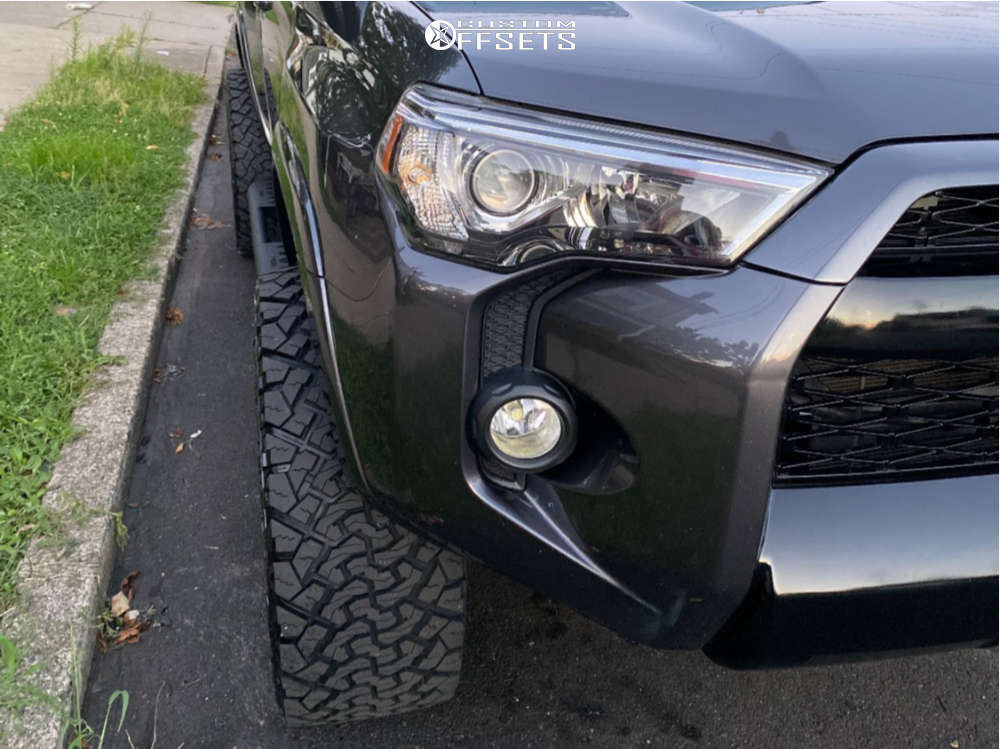 2017 Toyota 4Runner with 22x10 -12 Motiv Offroad Millenium and 33/12 ...