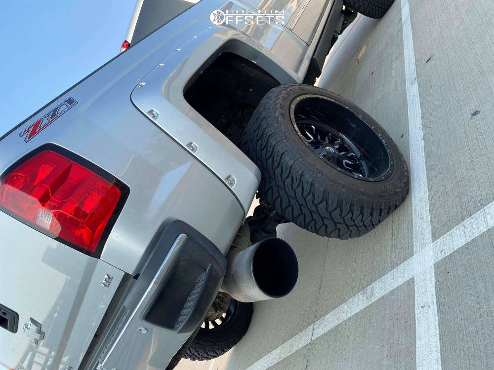 2015 Chevrolet Silverado 2500 HD with 22x12 -46 Fuel D611 and 35/12 ...