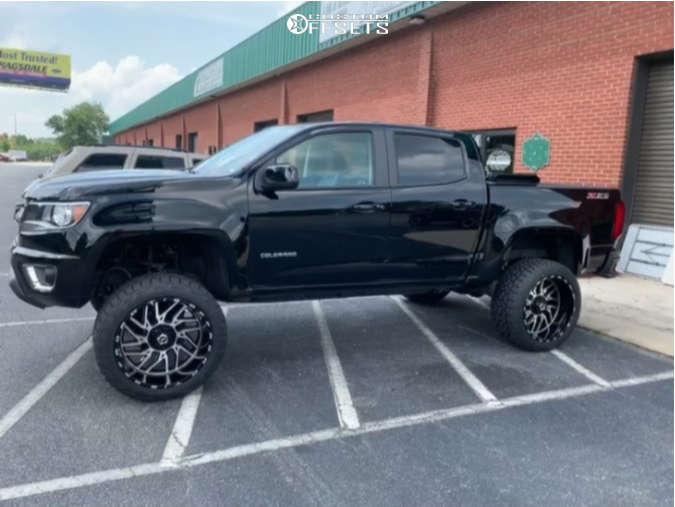 2020 Chevrolet Colorado with 22x12 -44 TIS 544BM and 35/12.5R22 Toyo ...