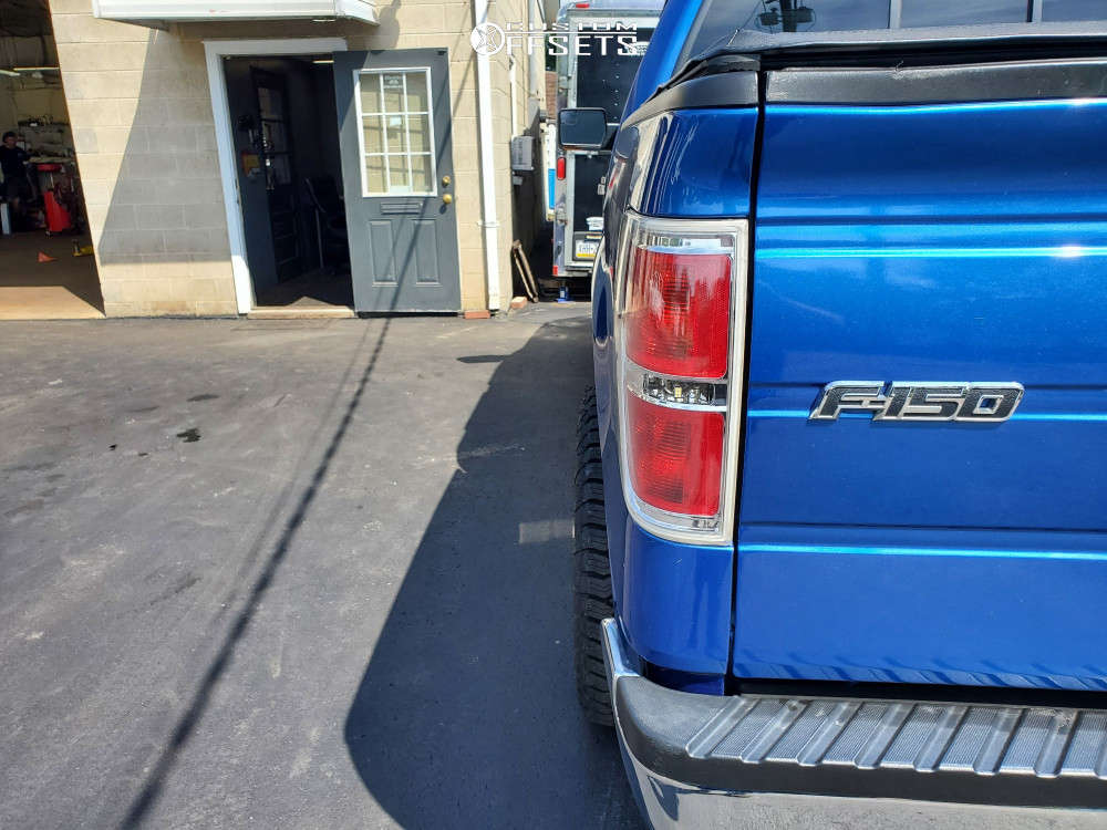 2014 Ford F-150 with 20x9 18 Mayhem Rampage and 33/12.5R20 Fuel Gripper ...