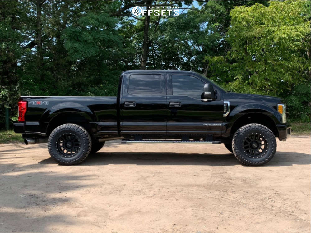 2017 Ford F-250 Super Duty with 20x10 -24 Method Mr606 and 37/12.5R20 ...