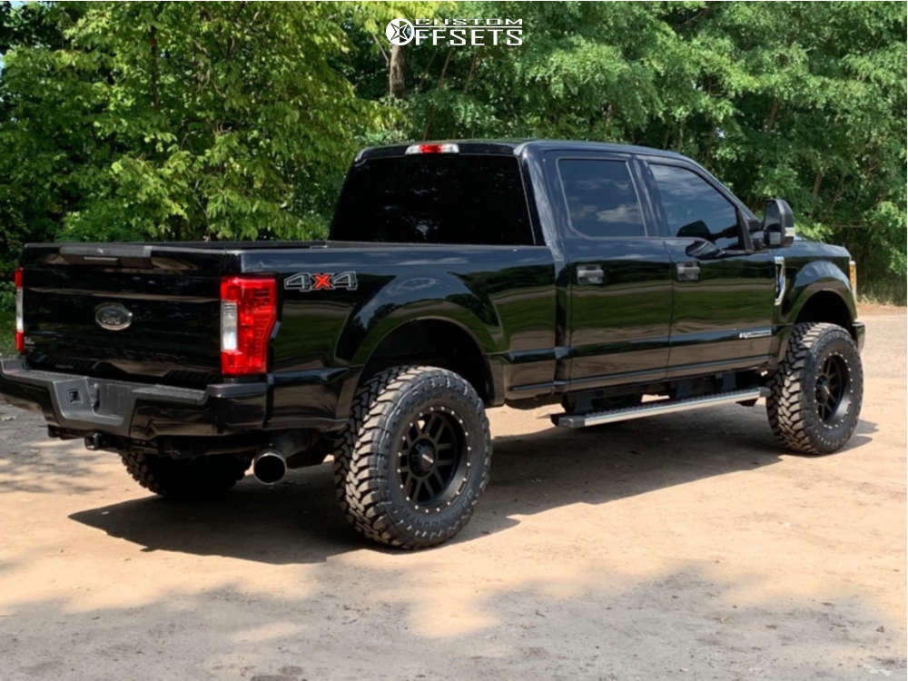 2017 Ford F-250 Super Duty with 20x10 -24 Method Mr606 and 37/12.5R20 ...