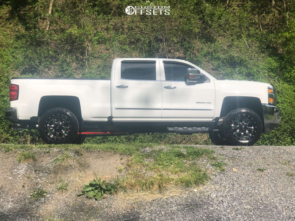 2018 Chevrolet Silverado 2500 HD with 20x10 -24 Fuel Maverick D260 and ...
