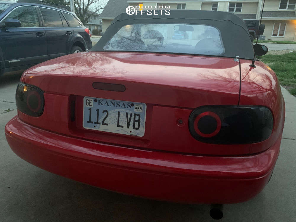 1991 Mazda MX-5 Miata with 15x6.5 40 Konig Helium and 195/50R15 Toyo ...