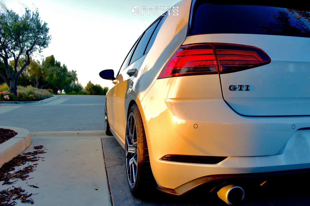 2018 Volkswagen GTI with 18x8.5 45 Neuspeed Rse10 and 225/40R18 Falken ...