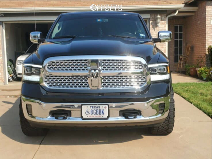 2009 Dodge Ram 1500 with 22x10 -19 Vision Razor and 33/12.5R22 Nitto ...