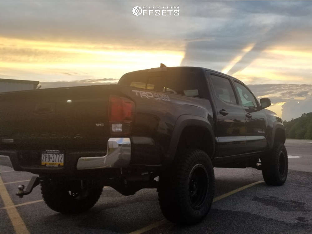 2019 Toyota Tacoma with 18x9 -12 Vision Invader and 33/12.5R18 Atturo ...