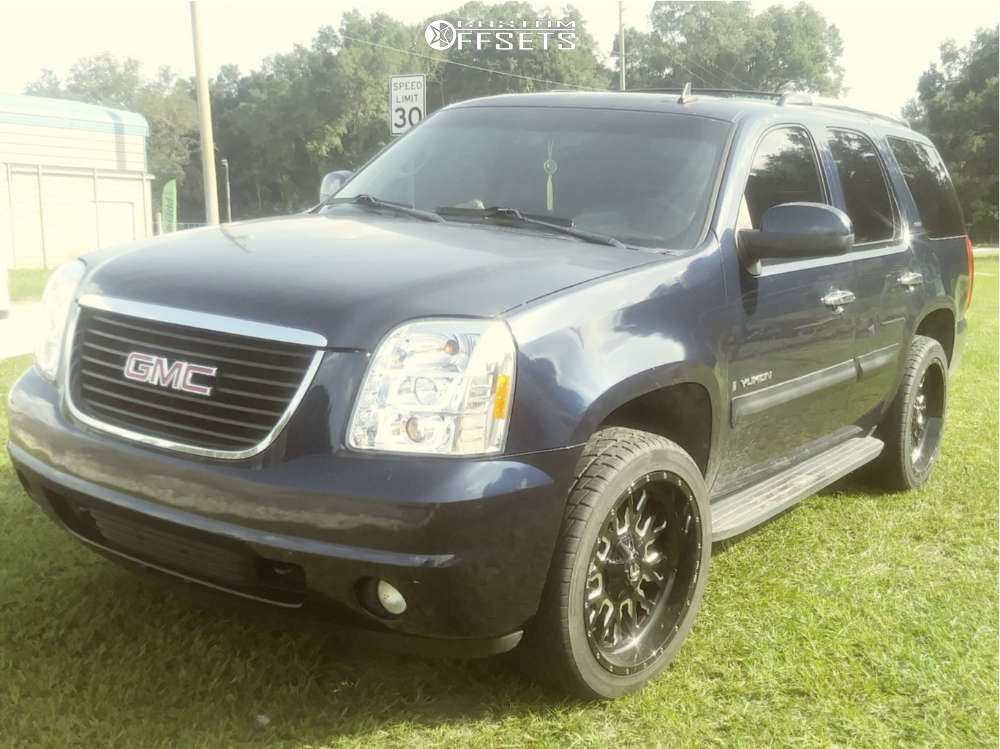 2008 GMC Yukon with 22x10 -24 Fuel D611 and 31/10.5R22 Nankang Nankang ...