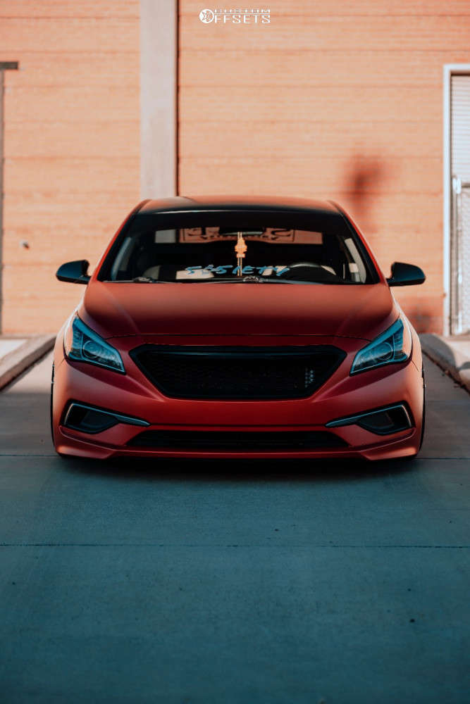 2016 Hyundai Sonata with 18x9.5 33 F1R F29 and 205/45R18 Road Hugger Gt ...