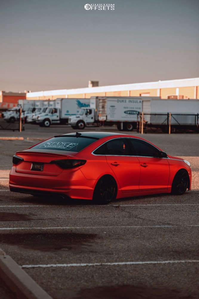 2016 Hyundai Sonata with 18x9.5 33 F1R F29 and 205/45R18 Road Hugger Gt ...
