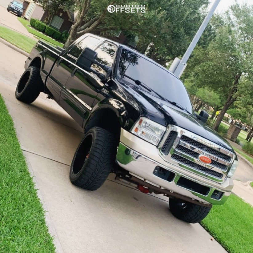2001 Ford F-250 Super Duty with 22x12 -44 Havok H111 and 33/12.5R22 ...