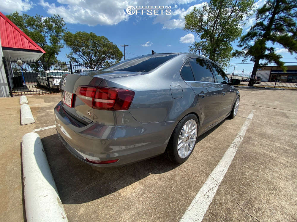 2017 Volkswagen Jetta with 17x8 35 Rotiform Rse and 225/45R17 Nitto Neo ...