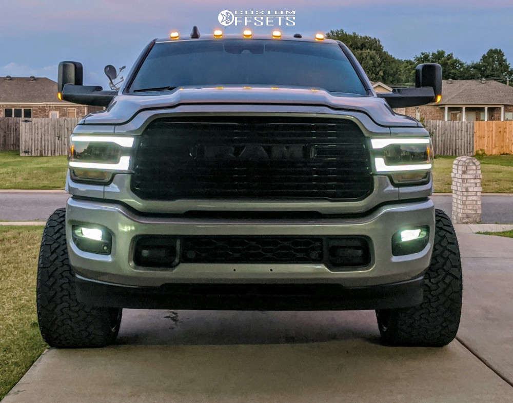 2020 Ram 2500 with 24x14 -76 Cali Offroad Summit and 33/14.5R24 Venom ...