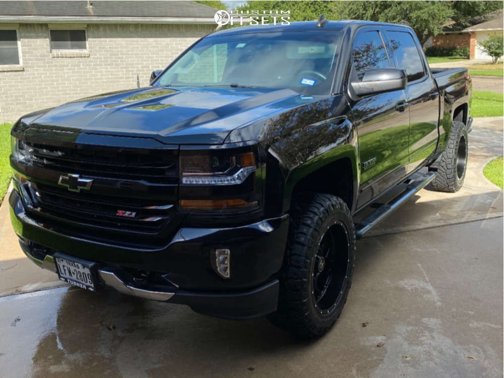 2018 Chevrolet Silverado 1500 with 20x10 -19 Hostile Sprocket and 33/11 ...