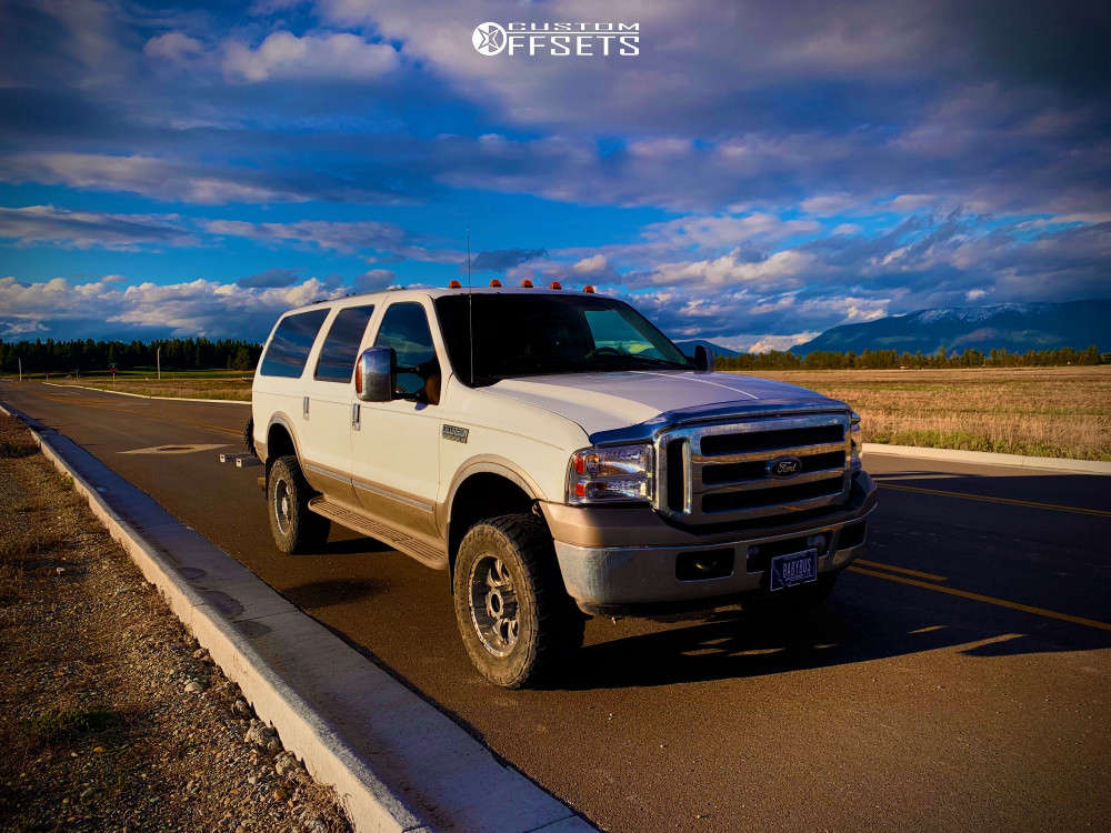 2003 Ford Excursion with 18x10 -18 Helo He791 and 33/12.5R18 Toyo Tires ...