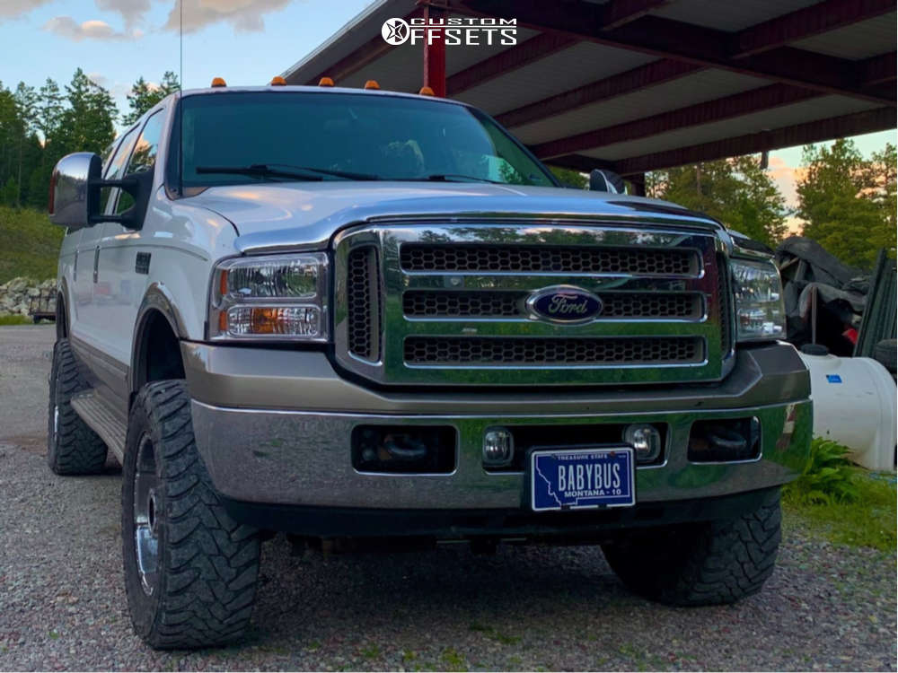 2003 Ford Excursion with 18x10 -18 Helo He791 and 33/12.5R18 Toyo Tires ...