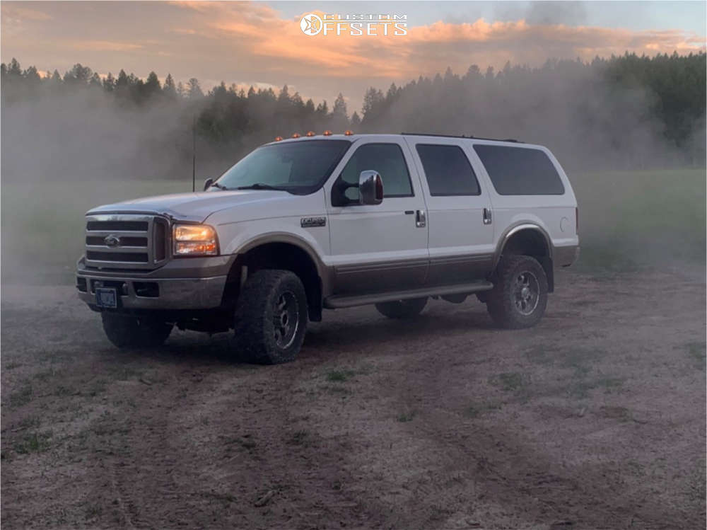 2003 Ford Excursion with 18x10 -18 Helo He791 and 33/12.5R18 Toyo Tires ...