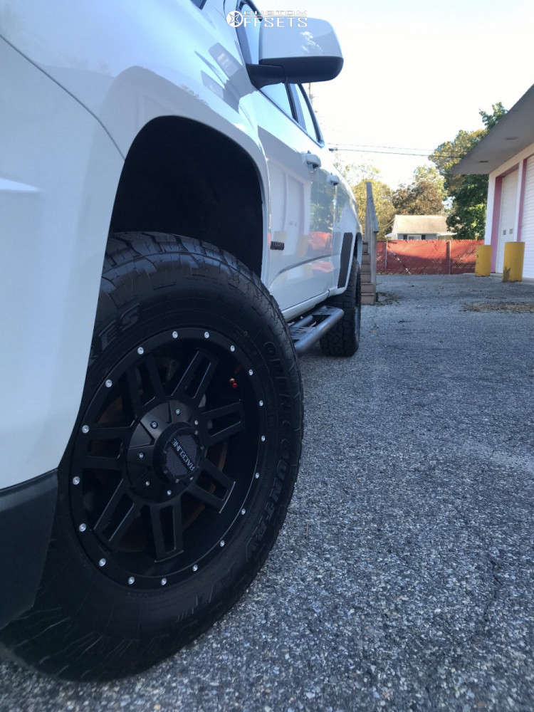 2017 Chevrolet Colorado with 17x8.5 18 Raceline Injector and 265/70R17 ...