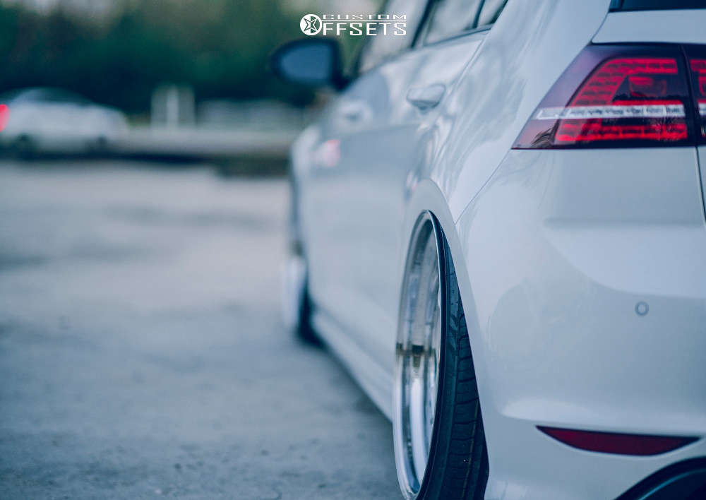 2015 Volkswagen Golf R with 19x9.5 38 Carline NW6 and 215/35R19 Nankang ...