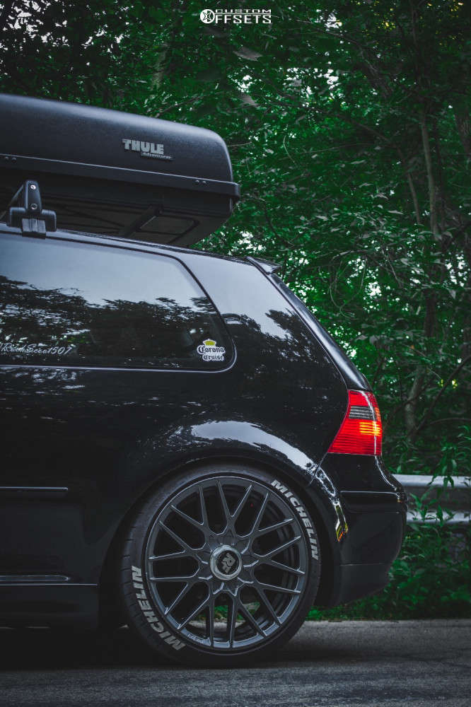 2005 Volkswagen GTI with 18x8.5 35 Rotiform Rse and 225/35R18 Michelin ...