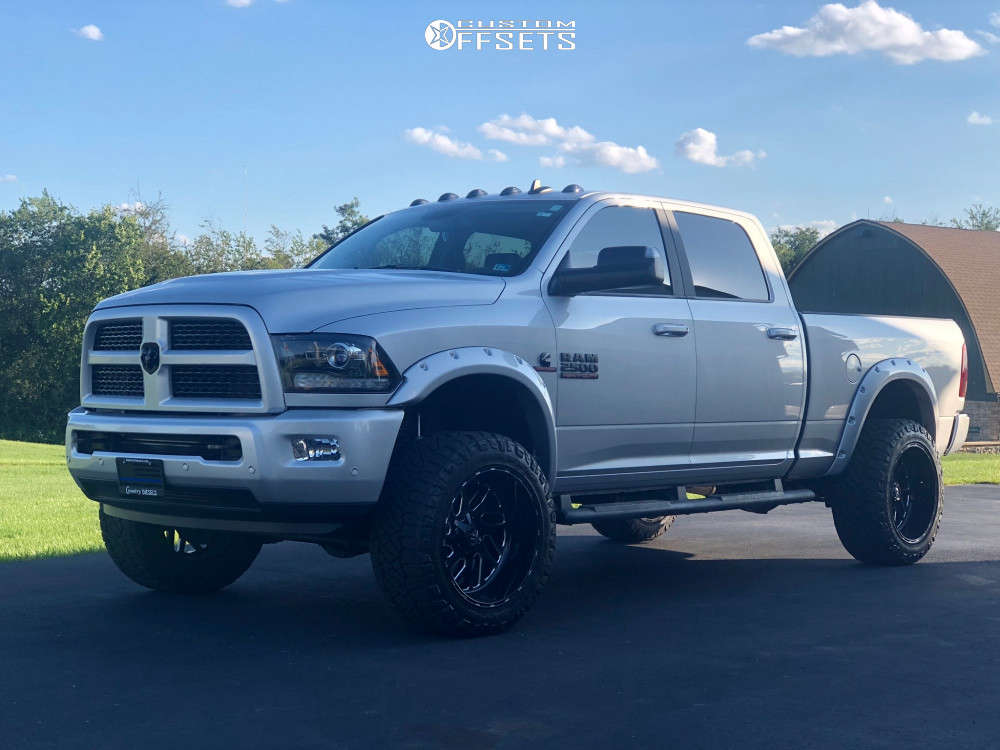 2017 Ram 2500 with 22x12 -44 Fuel Triton and 35/12.5R22 Nitto Ridge ...