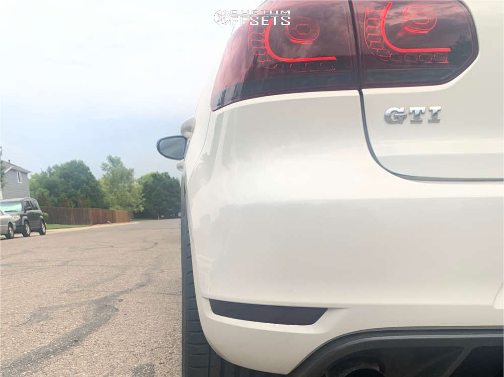 2013 Volkswagen GTI with 18x8.5 43 Konig Ampliform and 235/40R18 ...