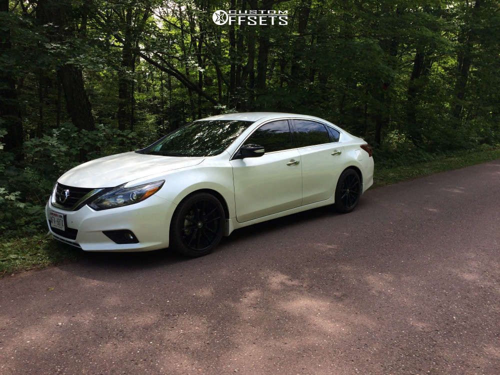 2016 Nissan Altima with 19x8.5 45 Konig Oversteer and 235/35R19 Ohtsu ...