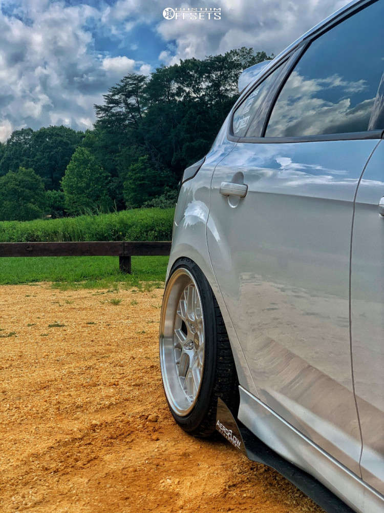 2015 Ford Focus with 18x9.5 35 ESR Cs11 and 235/40R18 Nankang NS-25 and ...