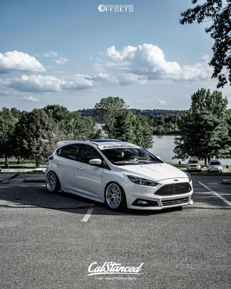2015 Ford Focus with 18x9.5 35 ESR Cs11 and 235/40R18 Nankang NS-25 and ...