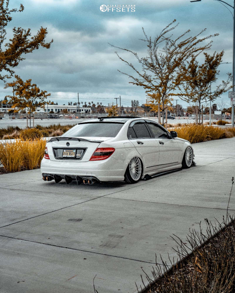 2009 Mercedes-Benz C300 with 18x8.5 40 3SDM 0.04 and 215/30R18 Nankang ...