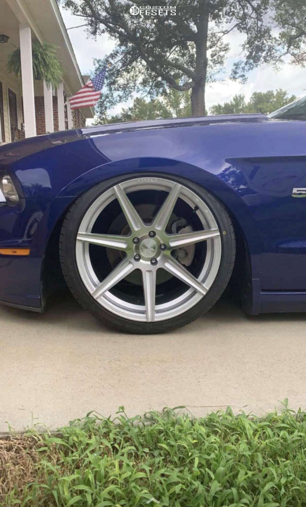 2013 Ford Mustang with 20x10 25 Ferrada F8-fr7 and 255/35R20 Toyo Tires ...