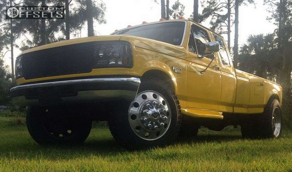 1995 Ford F-350 with 22x8 Alcoa Classic and 37/9.5R22 Goodyear G622 RSD ...
