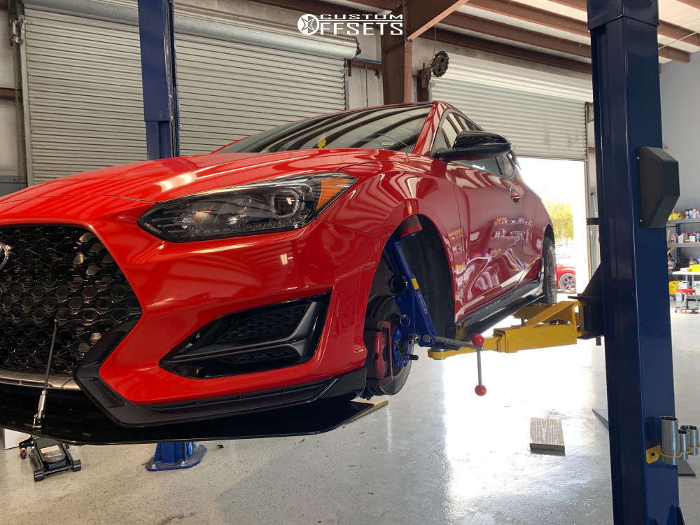 2019 Hyundai Veloster N with 18x8.5 35 Aodhan DS02 and 225/40R18 Nitto ...