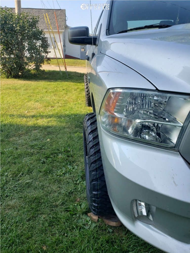 2014 Ram 1500 with 20x10 -25 Dropstars 655bm and 305/55R20 Hankook ...