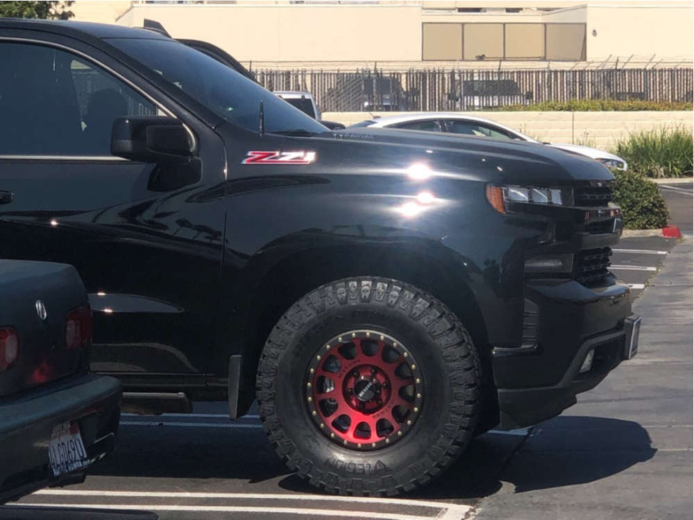 2020 Chevrolet Silverado 1500 with 17x8.5 0 Method Mr305 and 315/70R17 ...
