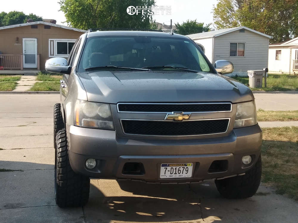 2009 Chevrolet Suburban 1500 with 22x12 -51 Xtreme Force Xf-8 and 33/12 ...