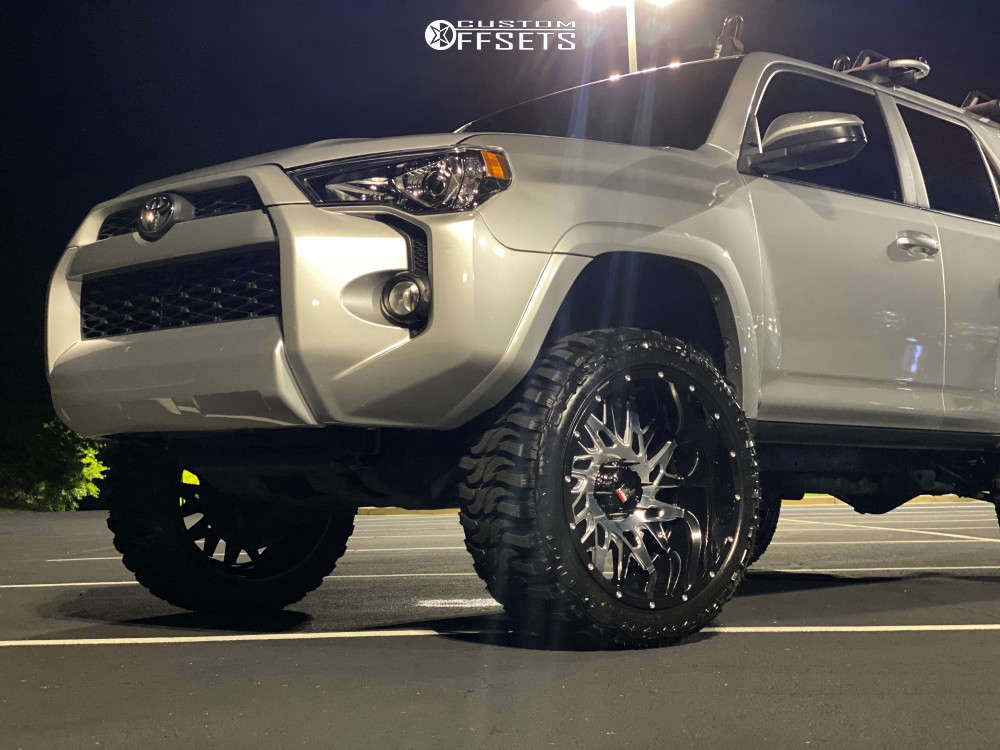 2016 Toyota 4Runner with 22x12 -44 American Truxx Dna and 33/12.5R22 ...