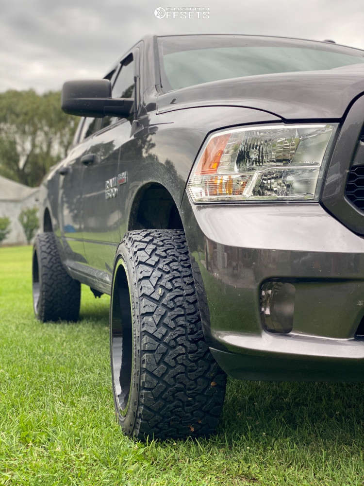 2017 Ram 1500 with 22x12 -44 Axe Offroad Nemesis and 33/12.5R22 Venom ...