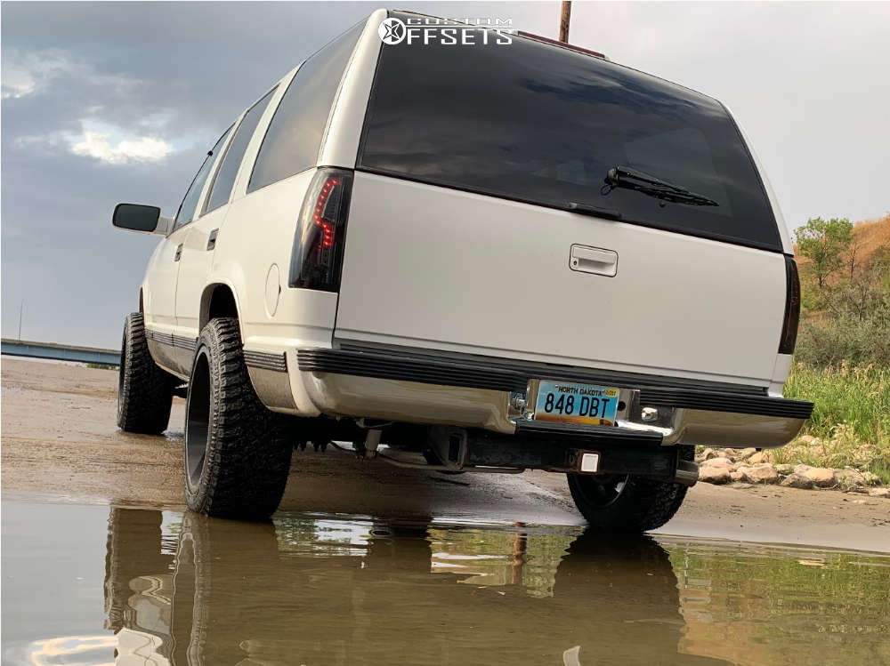 1997 Chevrolet Tahoe with 20x10 -25 Dropstars 655bm and 305/55R20 ...