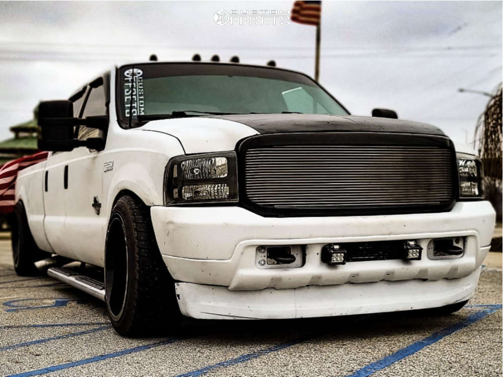 2001 Ford F-250 Super Duty with 22x12 -44 RBP 75r and 305/40R22 Atturo ...