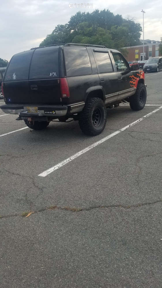 1996 Chevrolet Tahoe with 16x7 0 Pacer Black Daytona and 35/12.5R16 ...