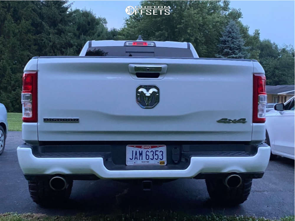 2020 Ram 1500 with 20x10 -24 Vision Rebel and 33/12.5R20 Federal ...