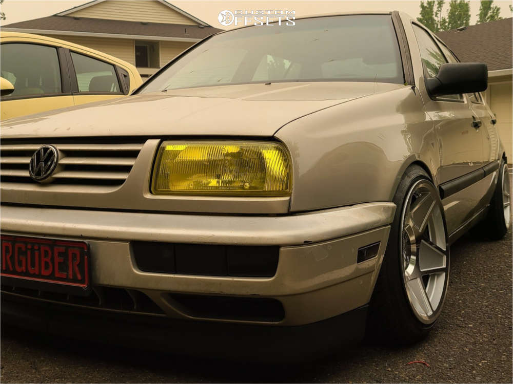 1997 Volkswagen Jetta with 16x9 20 3SDM 0.05 and 195/45R16 Federal ...