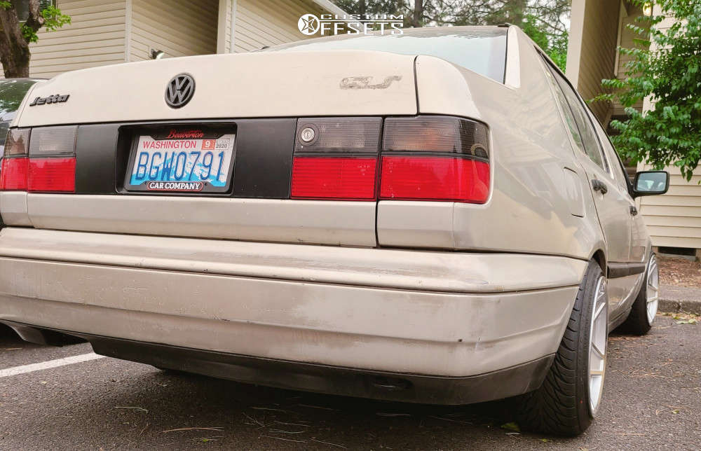 1997 Volkswagen Jetta with 16x9 20 3SDM 0.05 and 195/45R16 Federal ...
