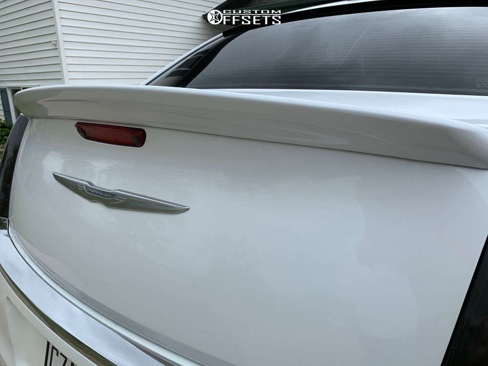 2013 Chrysler 300 with 20x8.5 40 Petrol P2c and 245/45R20 Vercelli ...